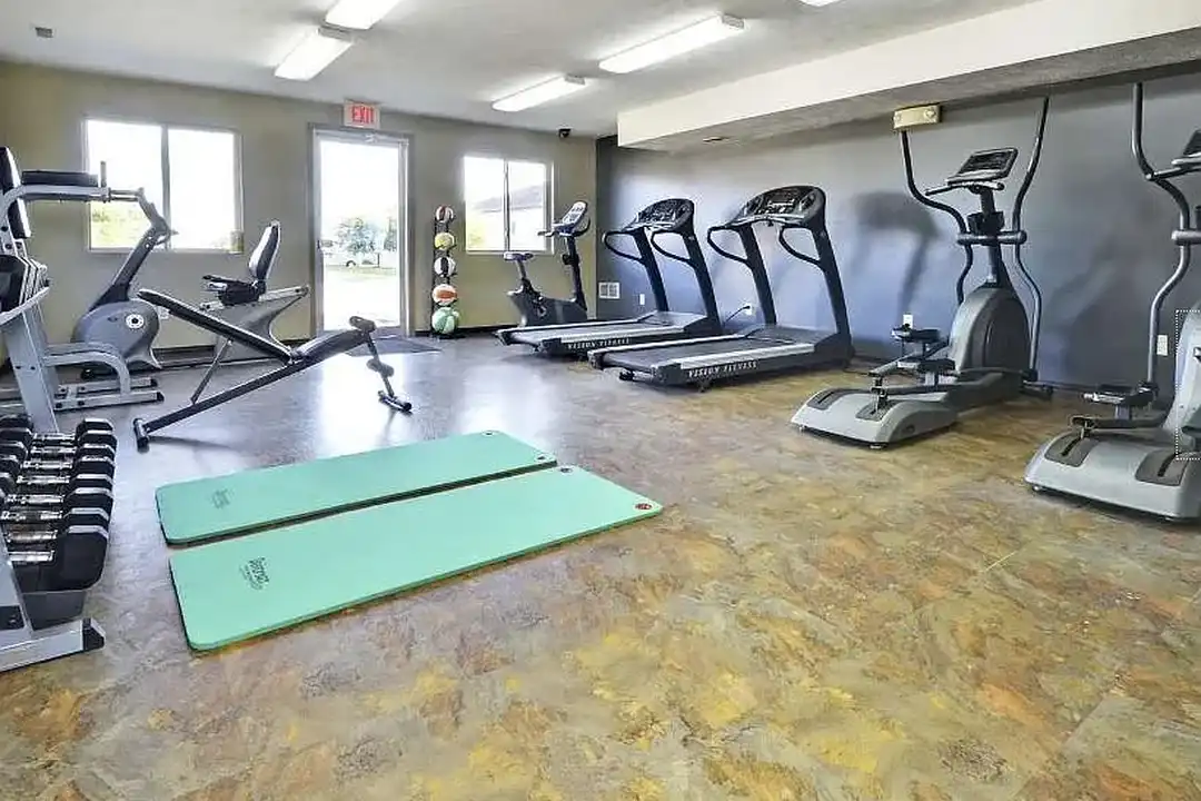 Oak Point - 1430 Trumbull Ave - Normal, IL | Rent.