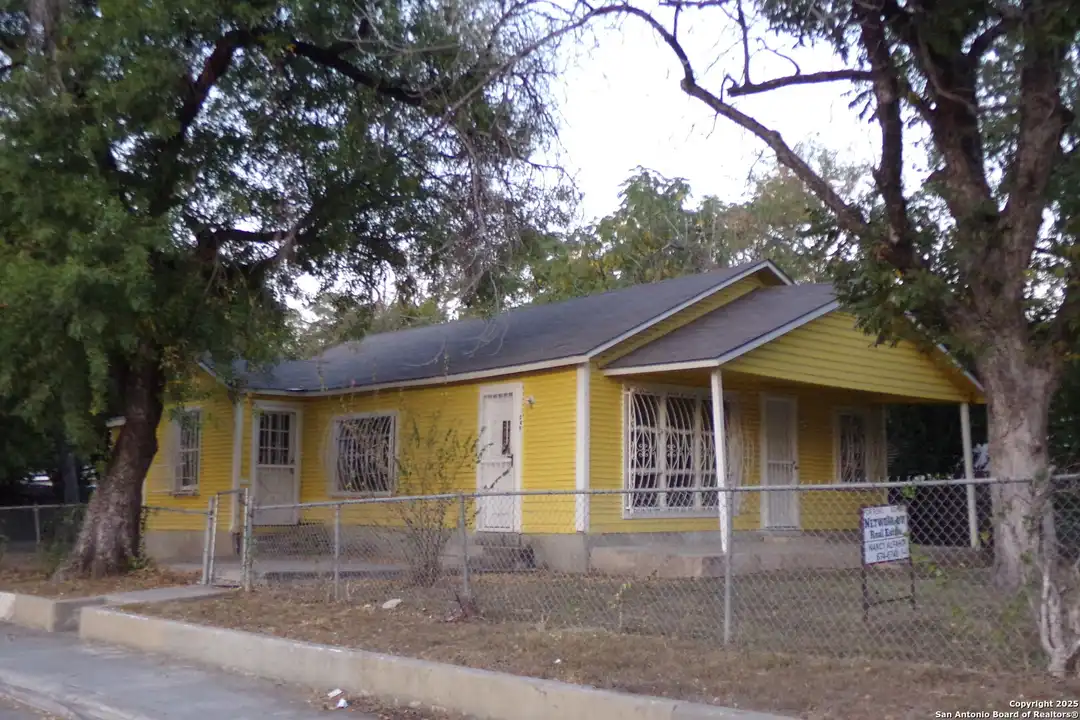 249 Jesse St - San Antonio, TX | Rent.