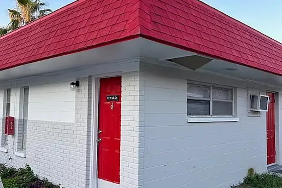 Lexington Court Community - 11738 N 14th St - Tampa, FL | Rent.