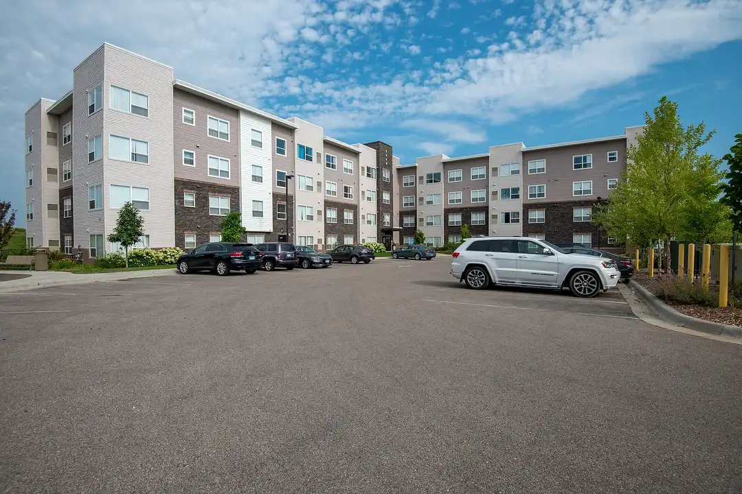 Harvestview Place II - 5320 56th St NW - Rochester, MN | Rent.