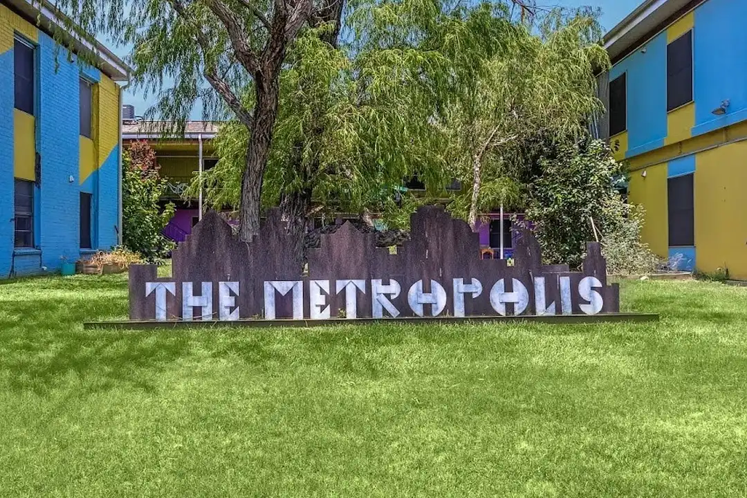 The Metropolis Apartments - 2200 S Pleasant Valley Rd - Austin, TX | Rent.