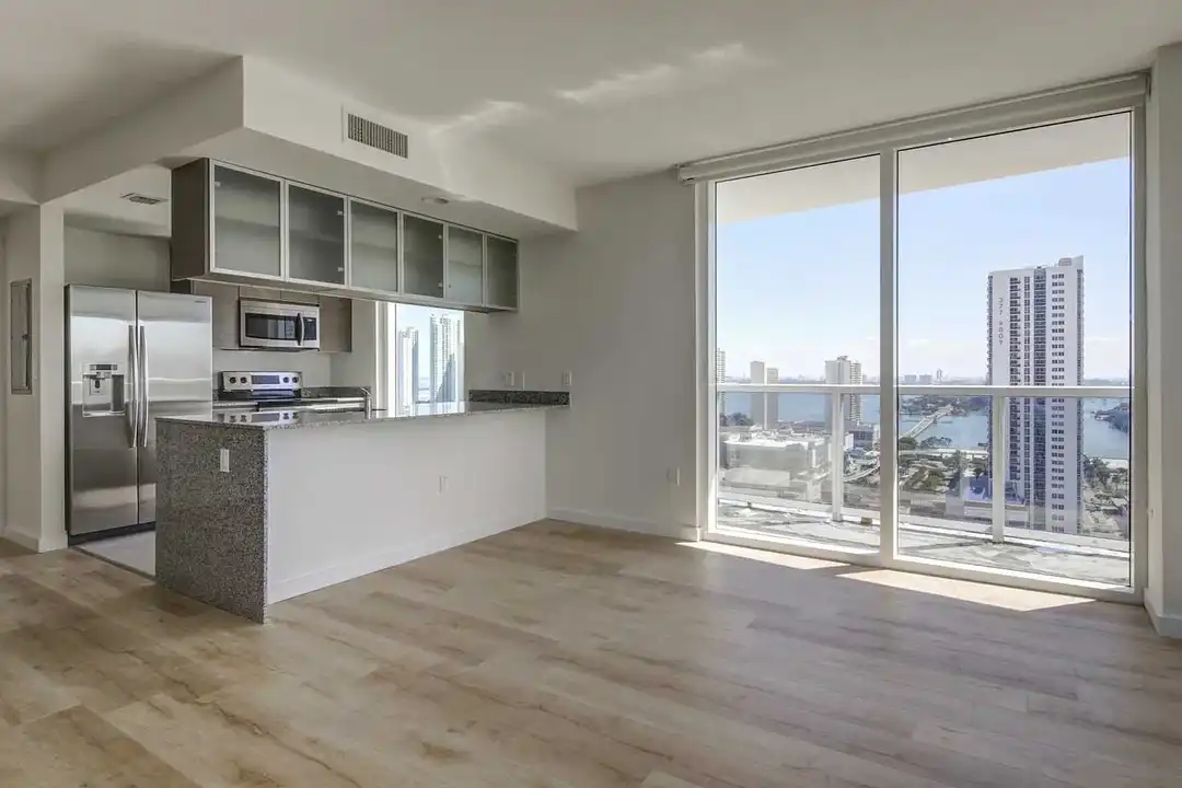 Square Station - 1424 NE Miami Pl - Miami, FL | Rent.