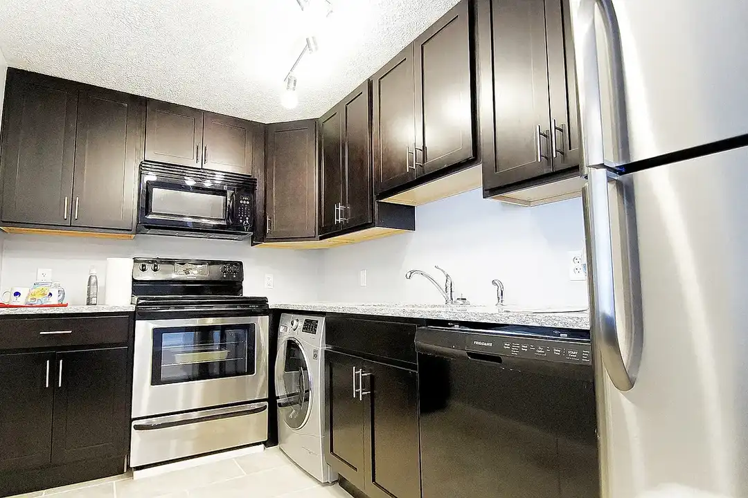 Olmsted Falls Village Apt - SPO Properties - 9745 Douglas Ln - Olmsted ...