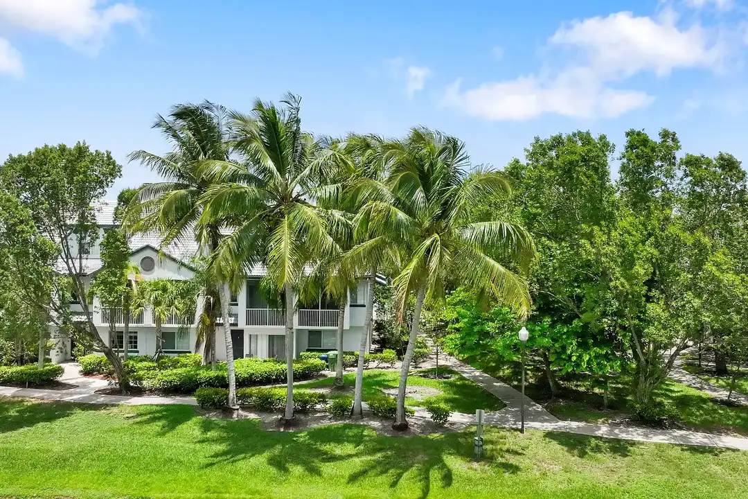 10X Weston - 1343 Saint Tropez Cir - Weston, FL | Rent.