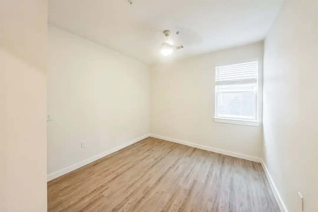 Summit at Renaissance Park - 12121 Greenspoint Dr - Houston, TX | Rent.