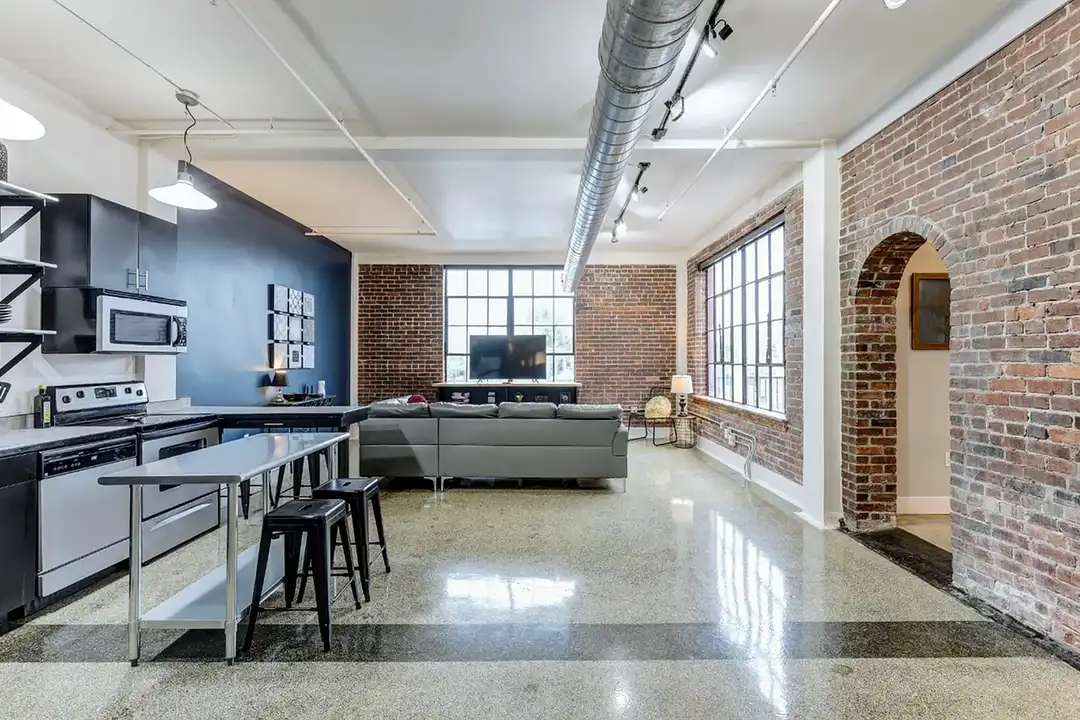 Wilhoit Plaza Lofts - 430 W Pershing St - Springfield, MO | Rent.