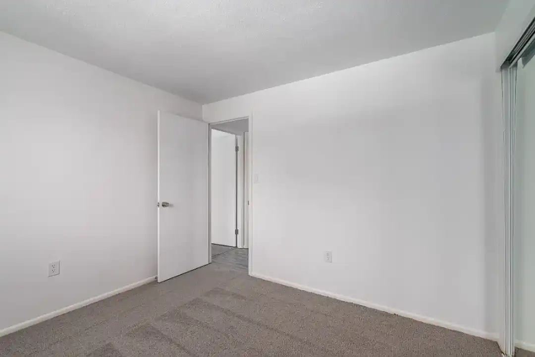 Randall House Apartments - 19420-19450 Lorain Rd - Fairview Park, OH ...