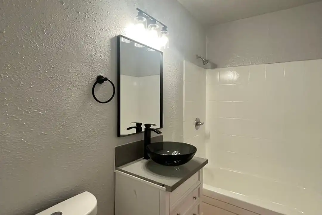 8100 S Western Ave unit 16 - Los Angeles, CA | Rent.