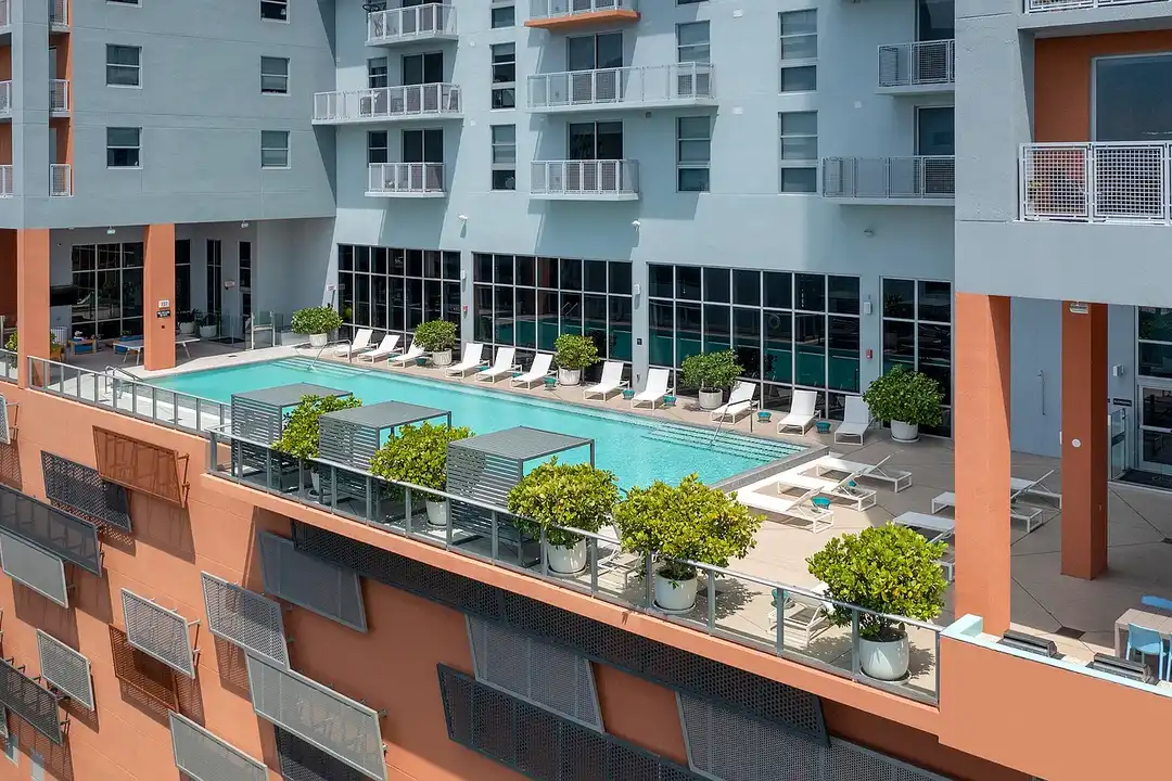 Motion at Dadeland - 8400 S Dixie Hwy - Miami, FL | Rent.
