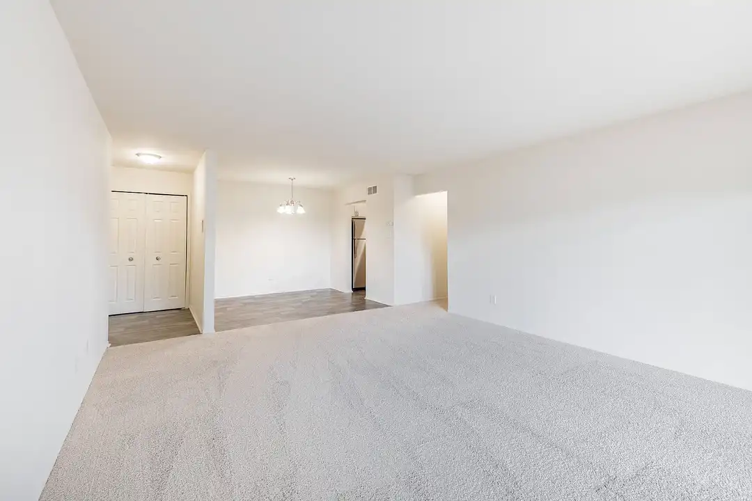 Coach House Apartments - 23600 Lamplighter Dr - Southfield, MI | Rent.