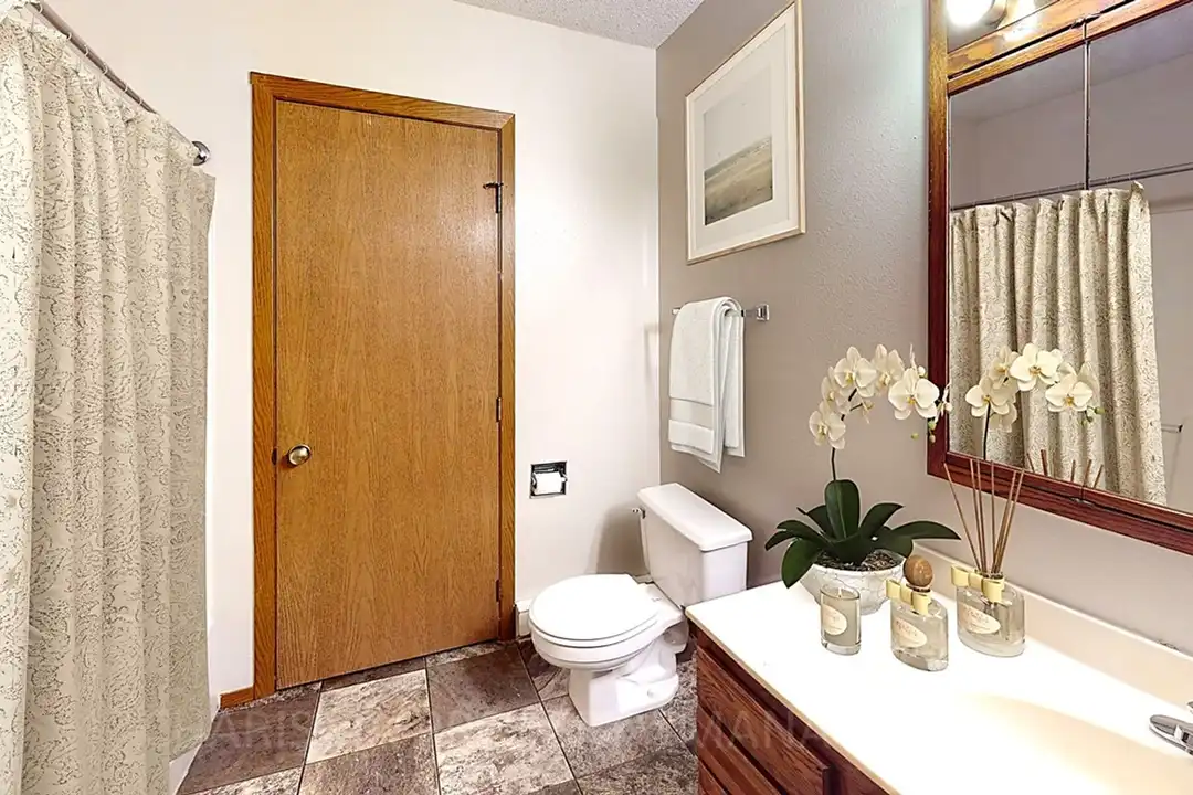 1018 Southland Ln unit 1018 Southland Lane #05 - Brookings, SD | Rent.