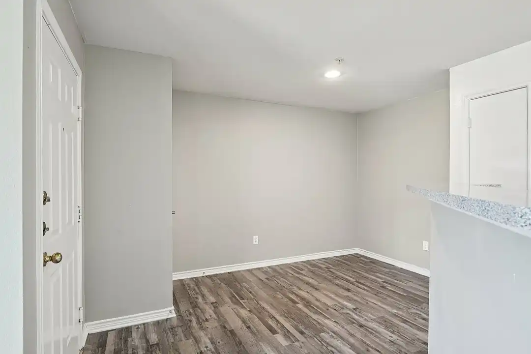 Timber Oaks Apartments - 700 Timber Oaks Ln - Grand Prairie, TX | Rent.