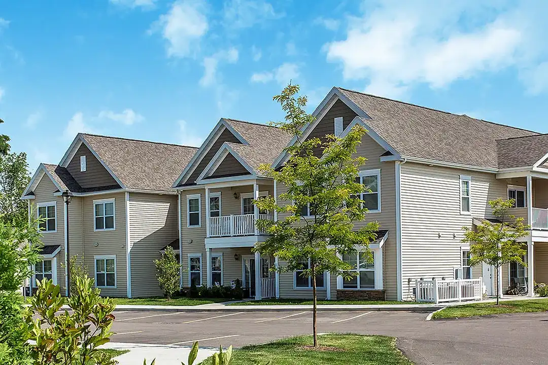 Canal Crossing Apartment Homes - 130 Saddlestone Pl - Camillus, NY | Rent.