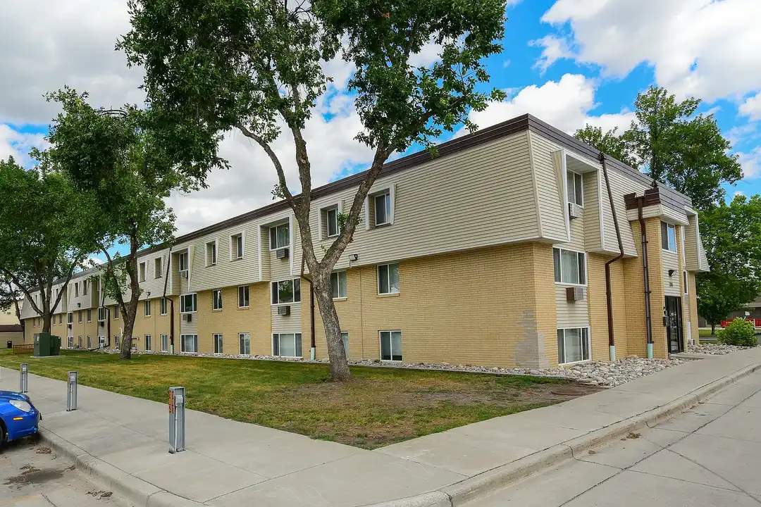 Valley Park Apartments - 2323 S 17th St - Grand Forks, ND | Rent.