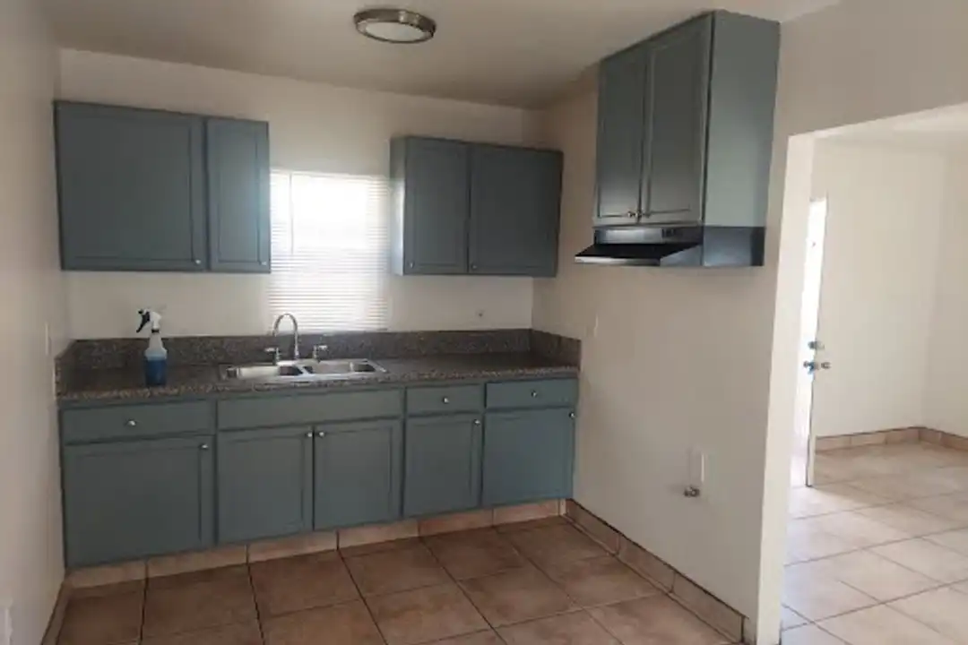 8213 1/2 S Hoover St unit 8213 1/2 - Los Angeles, CA | Rent.