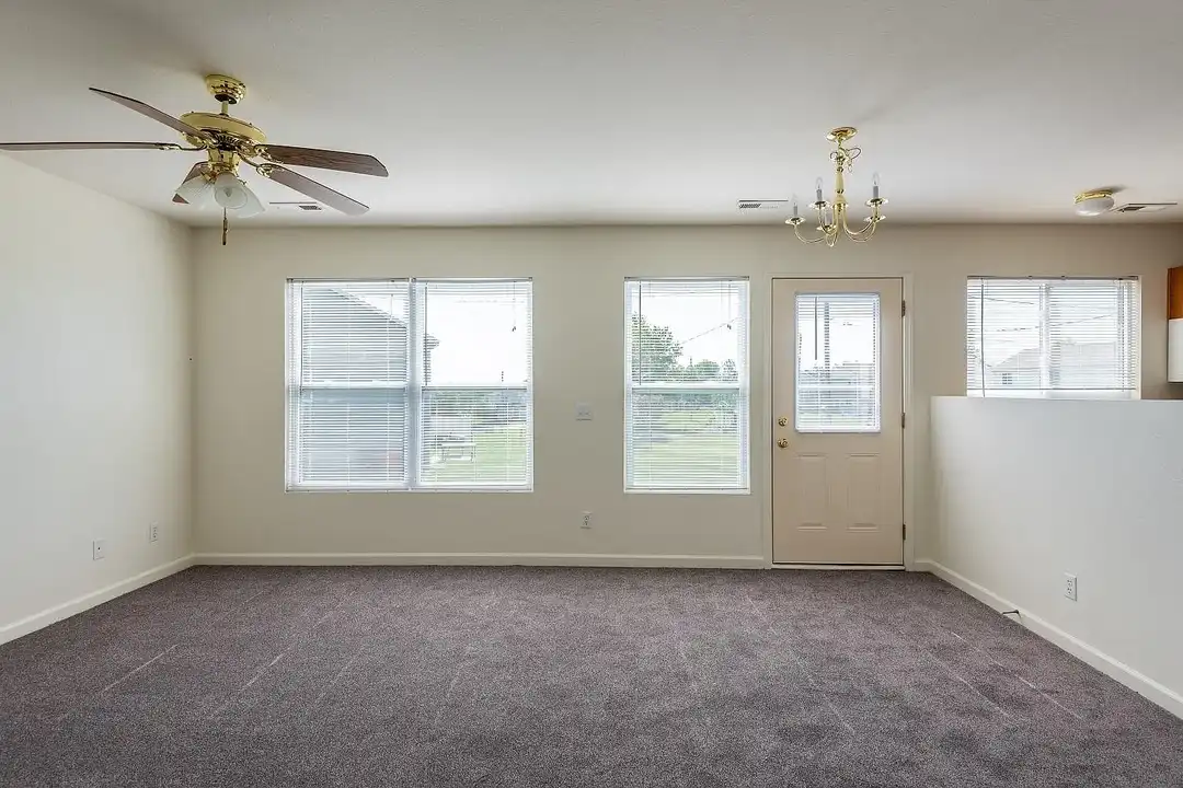 Rising View - 3116 Lockbourne Dr - Bellevue, NE | Rent.