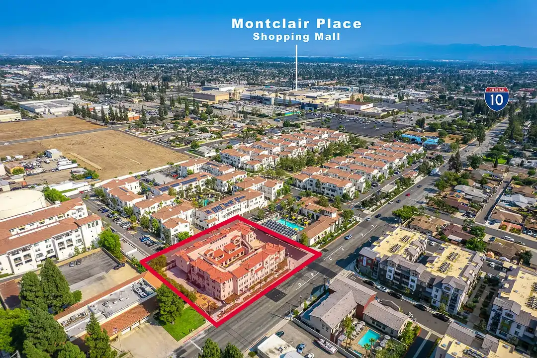 Vista Court - Townhouse Style Luxury Apartment Homes - 8951 Monte Vista ...