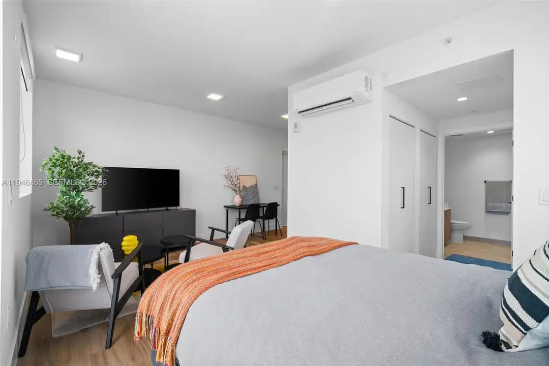 650 SW 1st St unit 405 - Miami, FL | Rent.