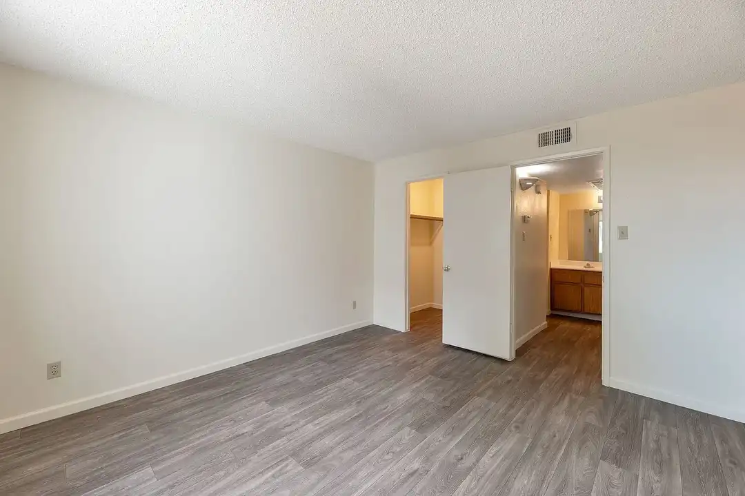 Hidden Cove Apartments - 2001 W Union Hills Dr - Phoenix, AZ | Rent.
