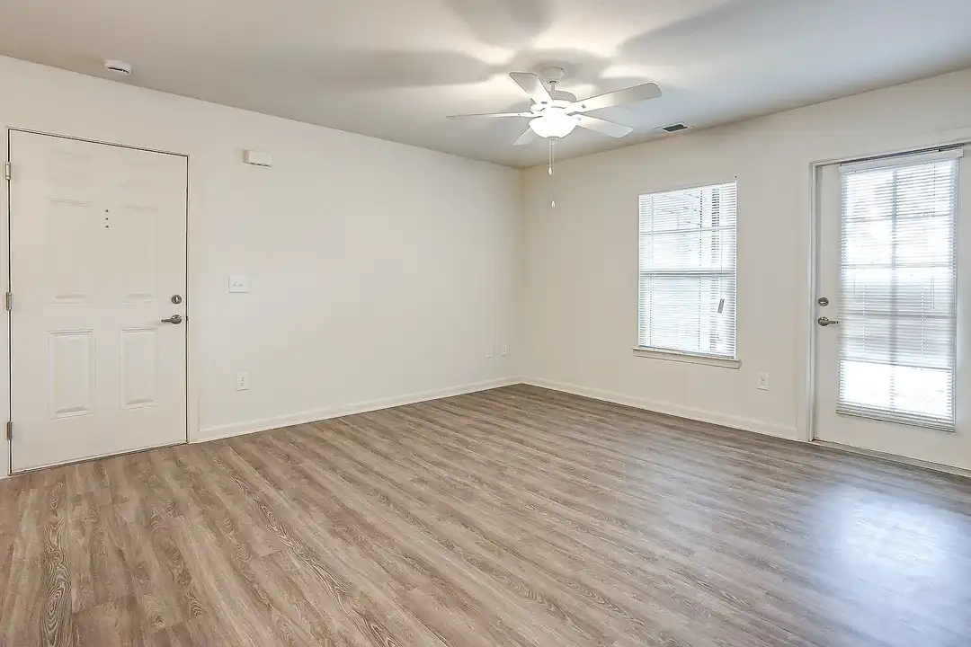 Ivy Ridge Apartment Homes - 1425 Laurel Crossing Pkwy - Buford, GA | Rent.