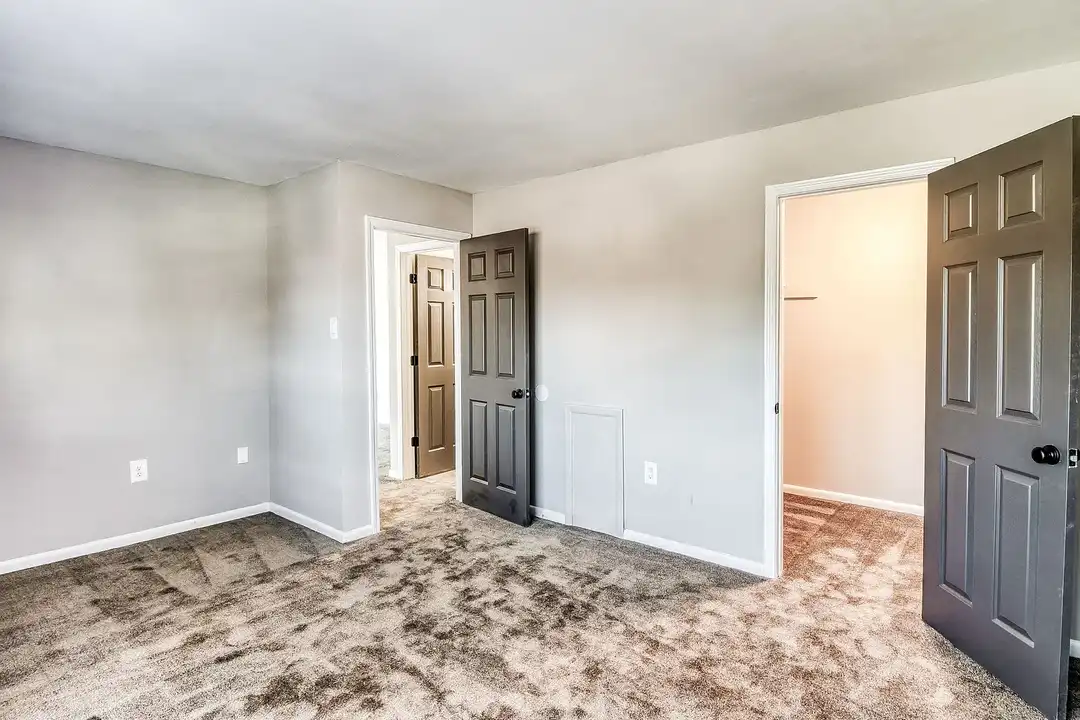 Carriage Park Apartments - 300 Chatham Park Dr - Pittsburgh, PA | Rent.