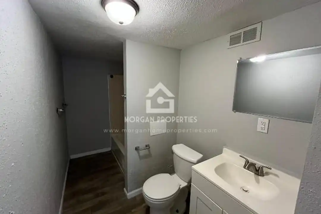 1807 Meridian St - Anderson, IN | Rent.
