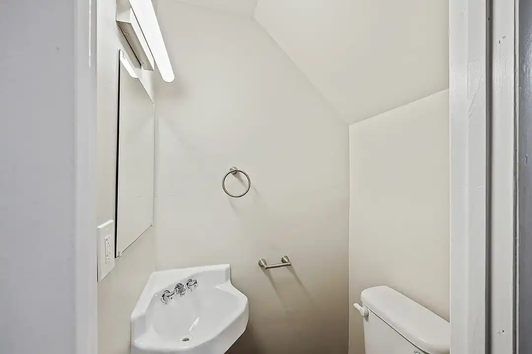 Beacon Pointe Apartments and Townhomes - 7700 Dory Ln - Sparrows Point ...