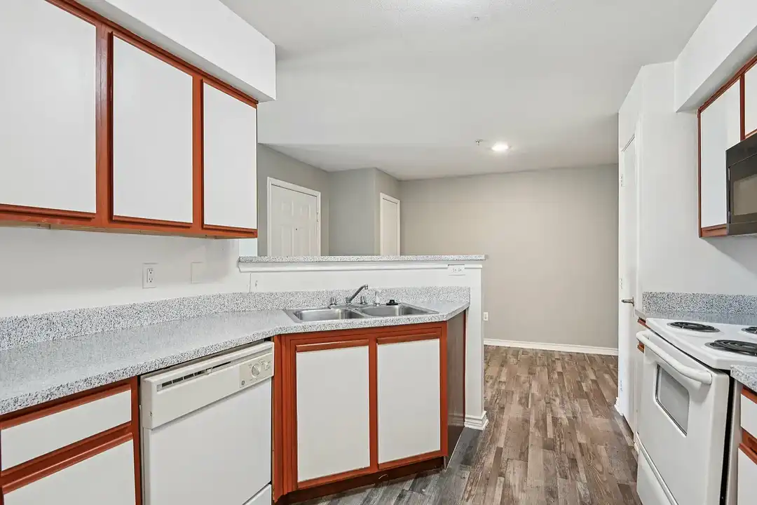 Timber Oaks Apartments - 700 Timber Oaks Ln - Grand Prairie, TX | Rent.