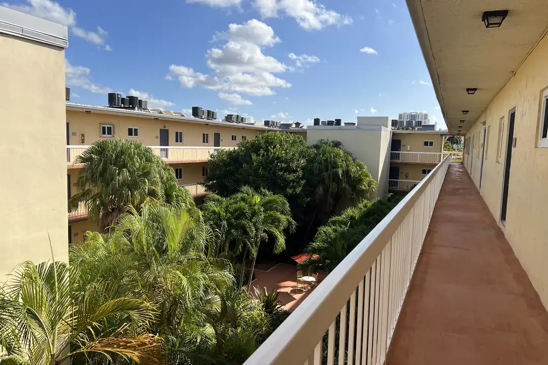 7720 Camino Real unit E407 - Miami, FL | Rent.