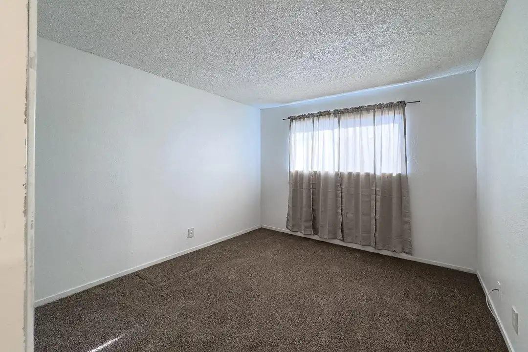 Evergreen Park Apartments - 1121 E Santa Fe Ave - Merced, CA | Rent.