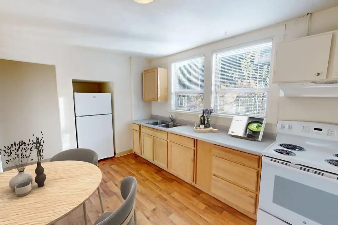 6307-6321 Roosevelt Way NE - Seattle, WA | Rent.