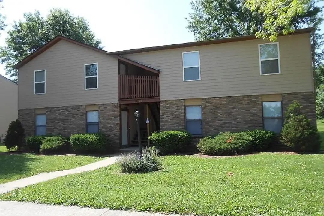 Surrey Court Apartments - 1232 Surrey Ct - Godfrey, IL | Rent.