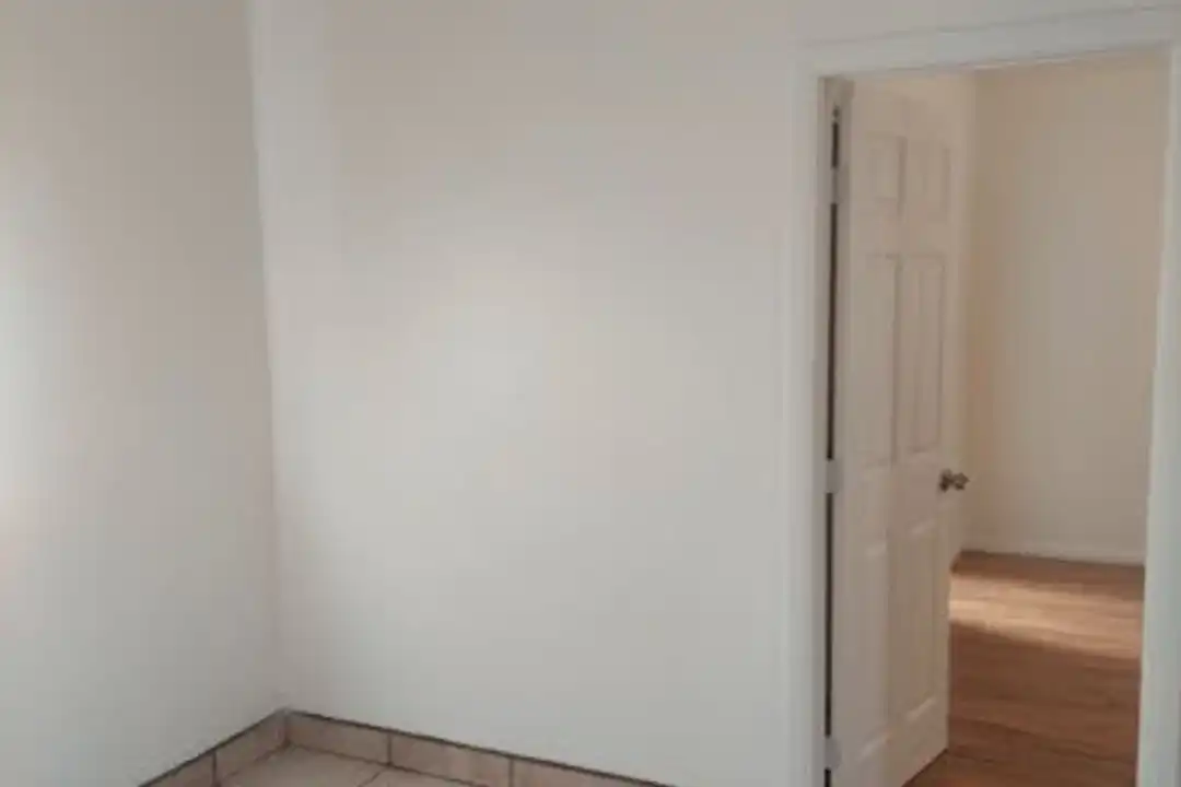 8213 1/2 S Hoover St unit 8213 1/2 - Los Angeles, CA | Rent.
