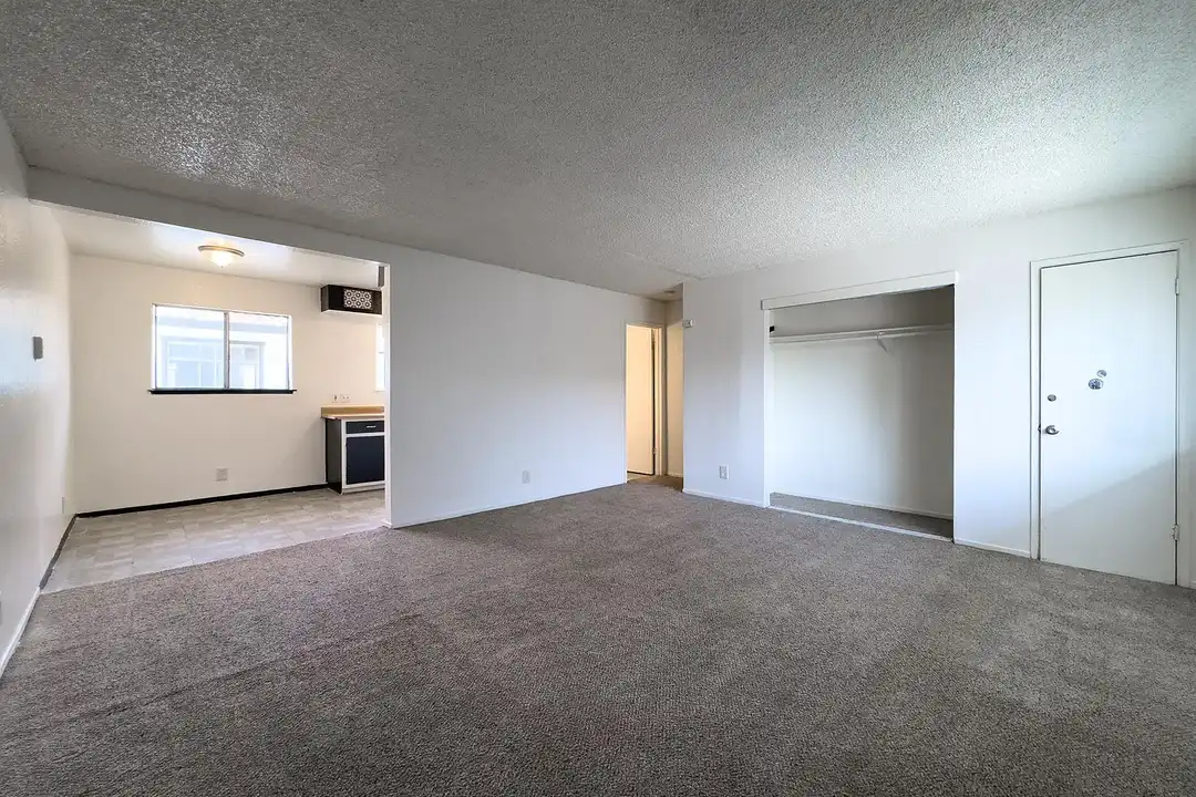 Evergreen Park Apartments - 1121 E Santa Fe Ave - Merced, CA | Rent.