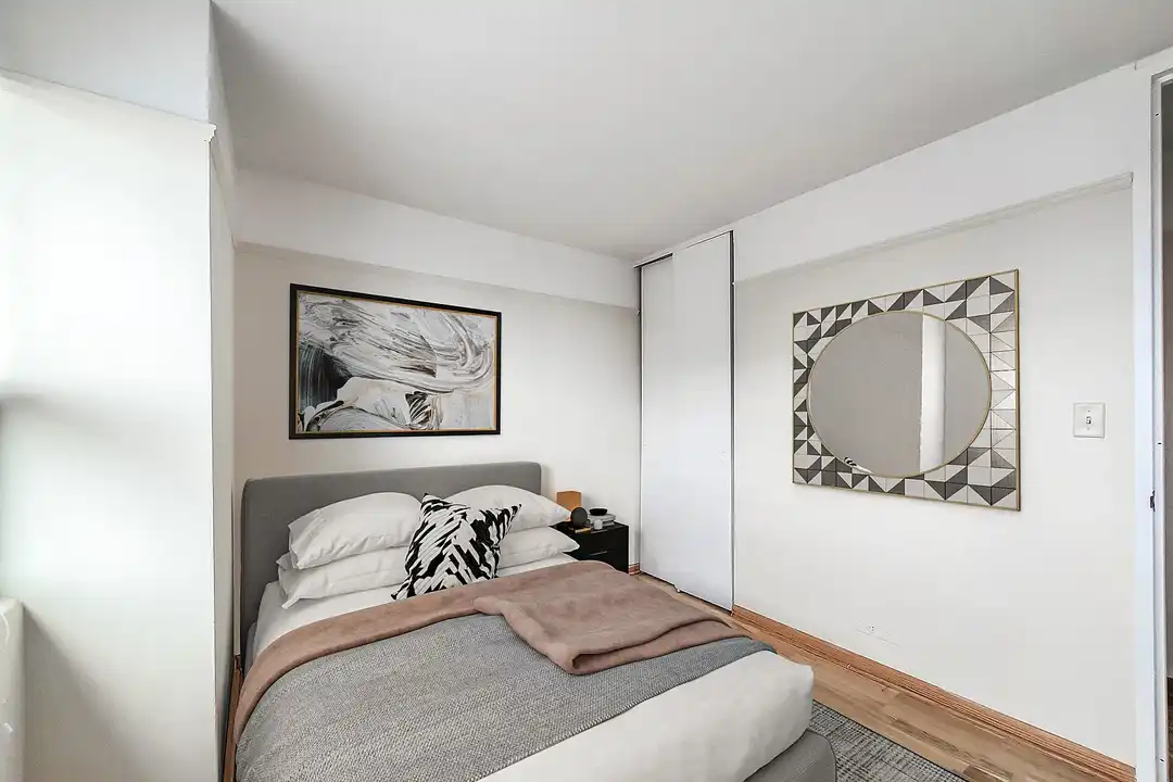 Buena Shores - 833 W Buena Ave - Chicago, IL | Rent.