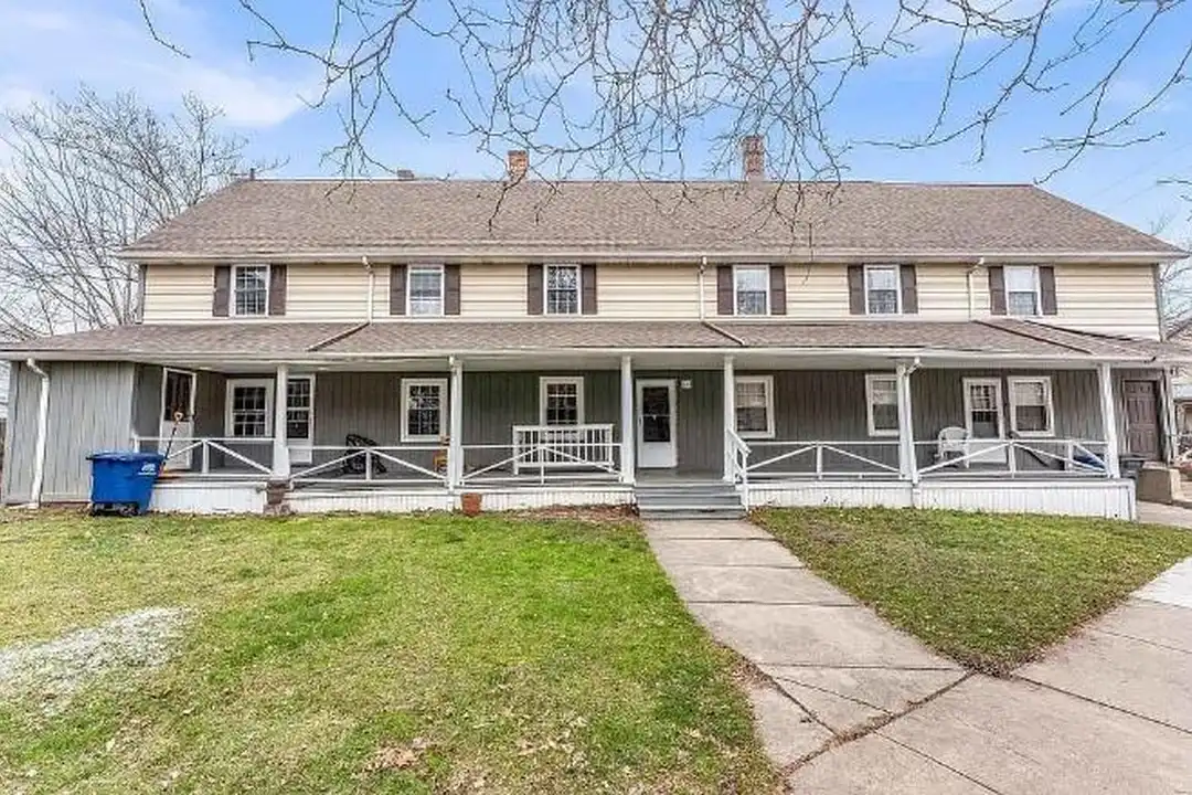 2120 Robin St - Lakewood, OH | Rent.