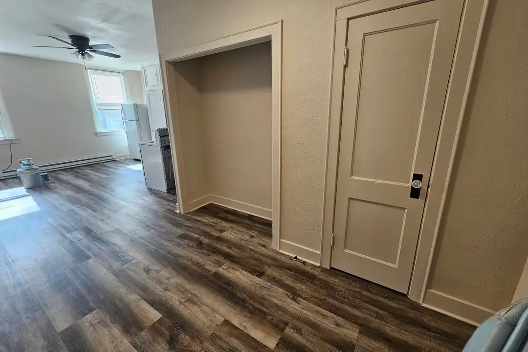 133 W William St unit 212 - 3 - Albert Lea, MN | Rent.