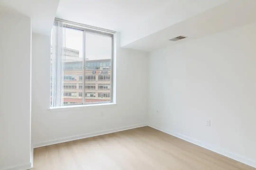 The Reserve at Clarendon Centre - 3000 N Washington Blvd - Arlington ...