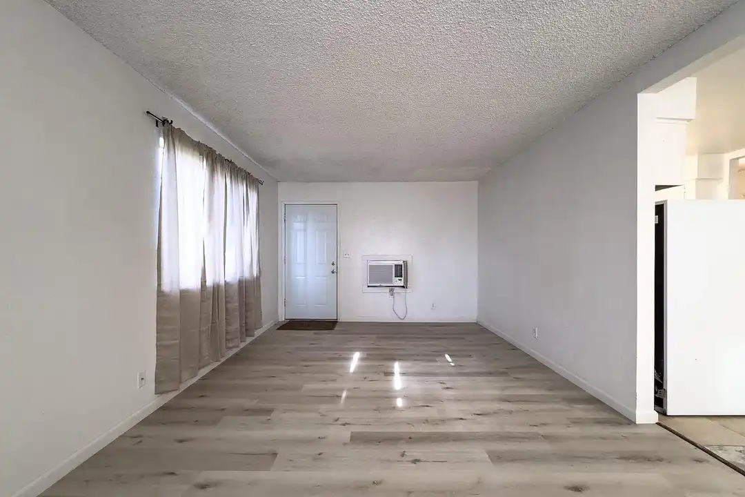 Evergreen Park Apartments - 1121 E Santa Fe Ave - Merced, CA | Rent.