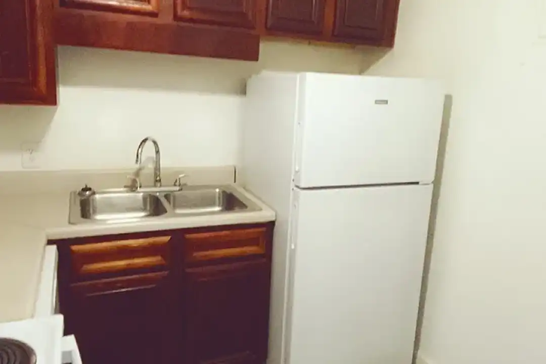 Parkway Place Apartments - 2115 Central Pkwy SW - Decatur, AL | Rent.