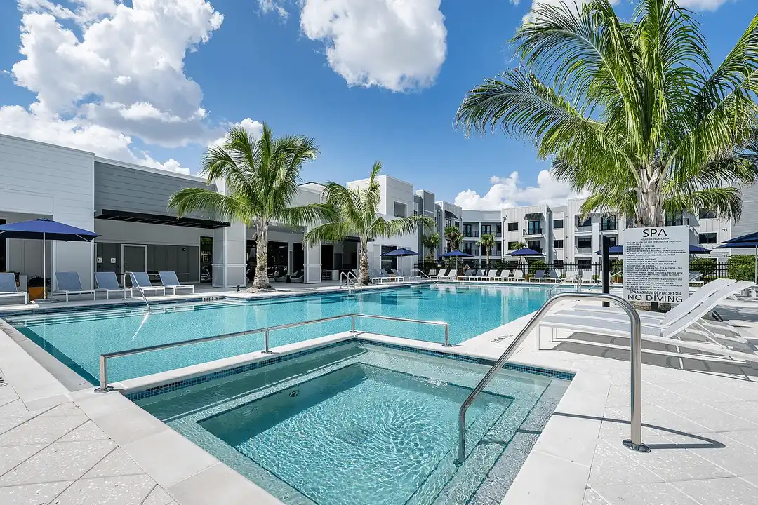 Marquee Square - 5541 N 22nd St - Tampa, FL | Rent.
