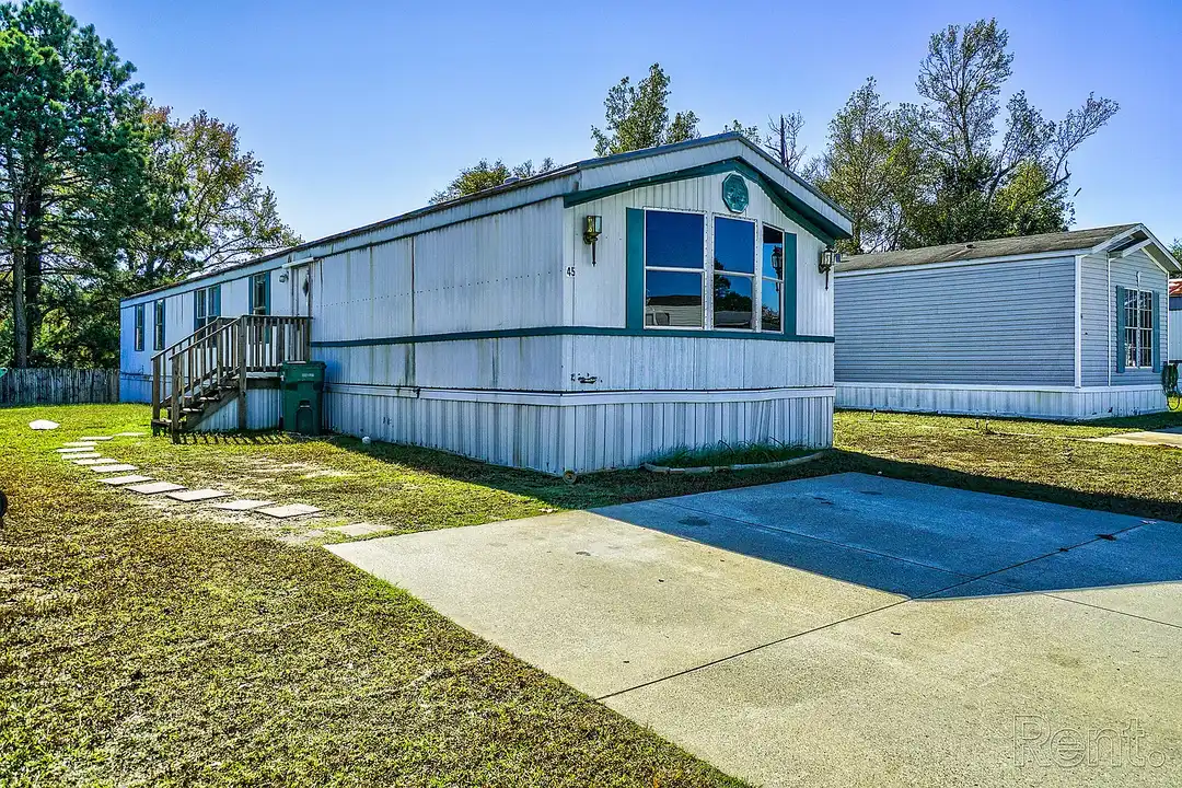 Oakwood MHC Nash - 700 E New Boston Rd - Nash, TX | Rent.