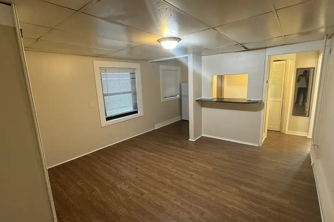 Kenneth - 307 Queen Anne Ave N - Seattle, WA | Rent.