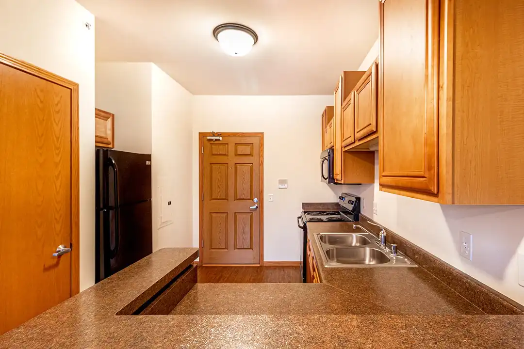 Iron Gate - 2525 Ironwood Dr - Sun Prairie, WI | Rent.
