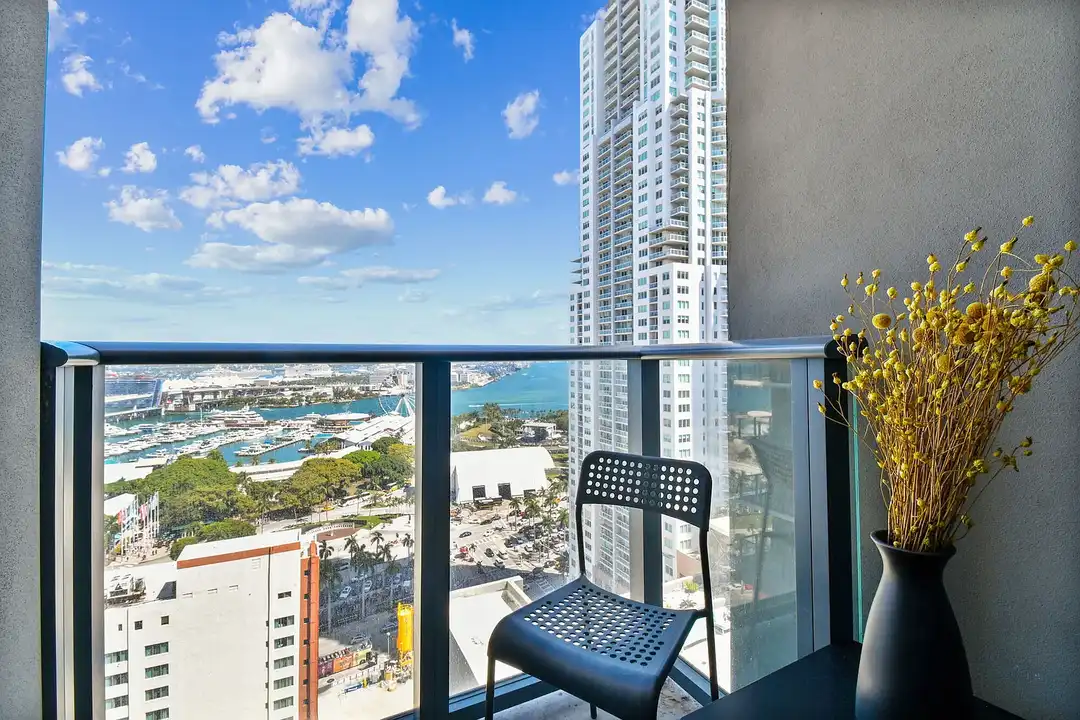 Alea Miami - 230 NE 4th St - Miami, FL | Rent.