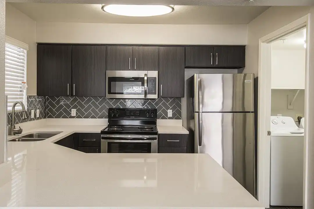 San Valiente - 2220 W Mission Ln - Phoenix, AZ | Rent.