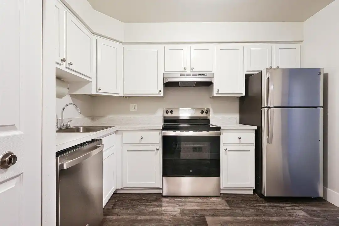 Waynewood Apartments - 6737 N Wayne Rd - Westland, MI | Rent.