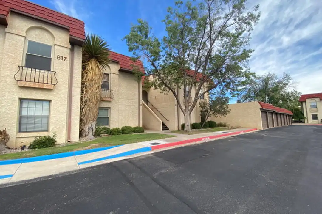 815 1B Country Club Dr SE - Rio Rancho, NM | Rent.