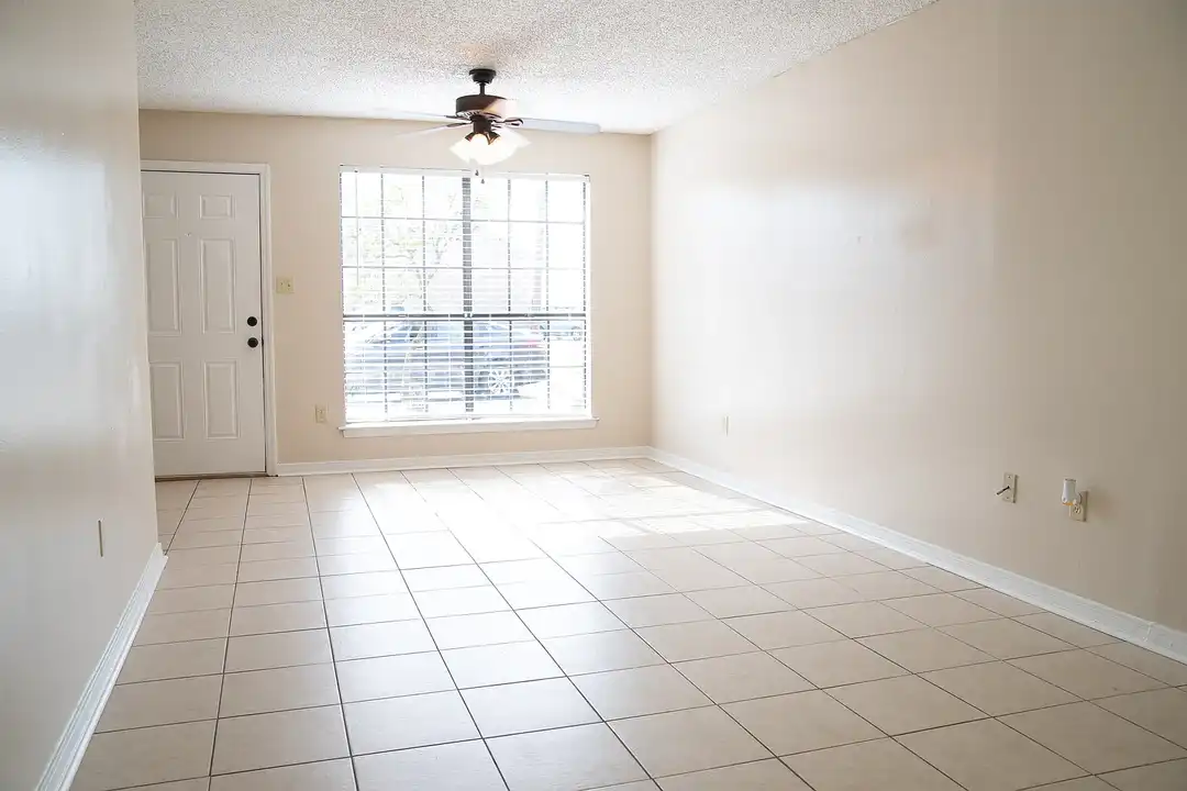 Perkins Place Townhomes - 7052 Perkins Place Ct - Baton Rouge, LA | Rent.