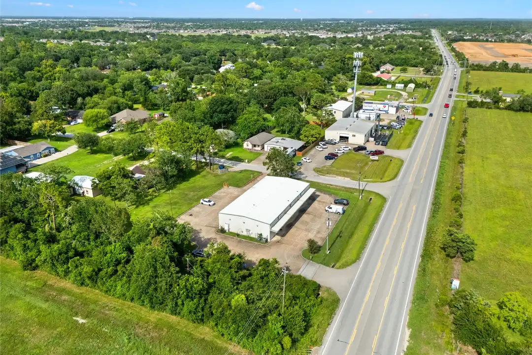 8019 Farm to Market 517 Rd W - Dickinson, TX | Rent.